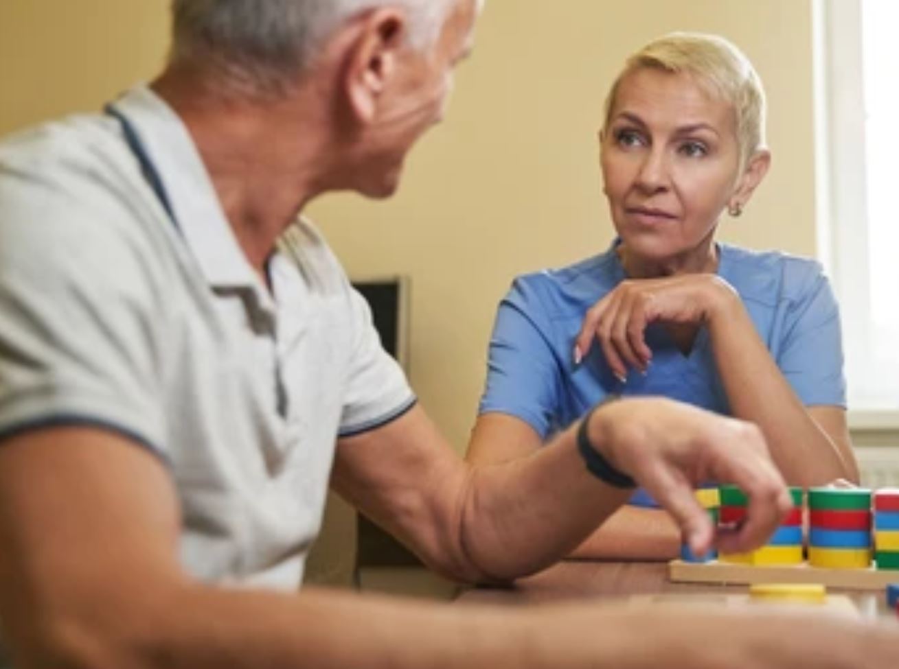 La función del logopeda en la rehabilitación de un ictus - CIO Salud